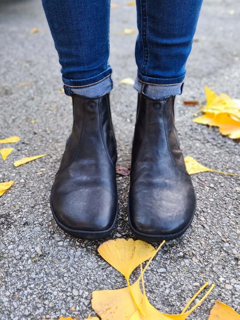 Best Barefoot Chelsea Boots: 13 Styles to Empower Your Fashion ...
